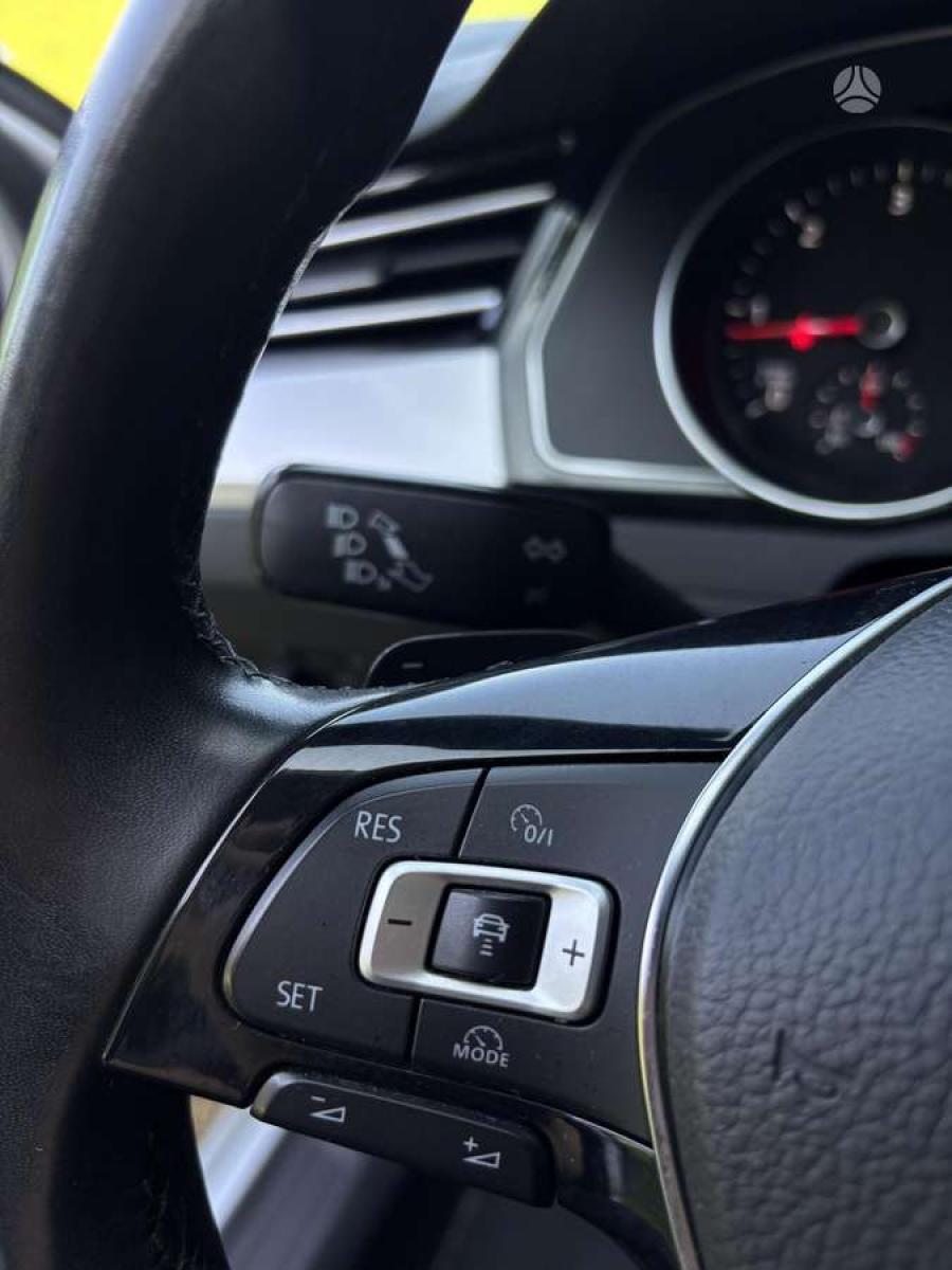 Pelēks Volkswagen Passat 2017 Utena, ar dzinēja tilpumu 1.97 L un nobraukumu 202 tūkst. km par 9450 €, foto 25 vietnē AUTOMOTO.COM.LV