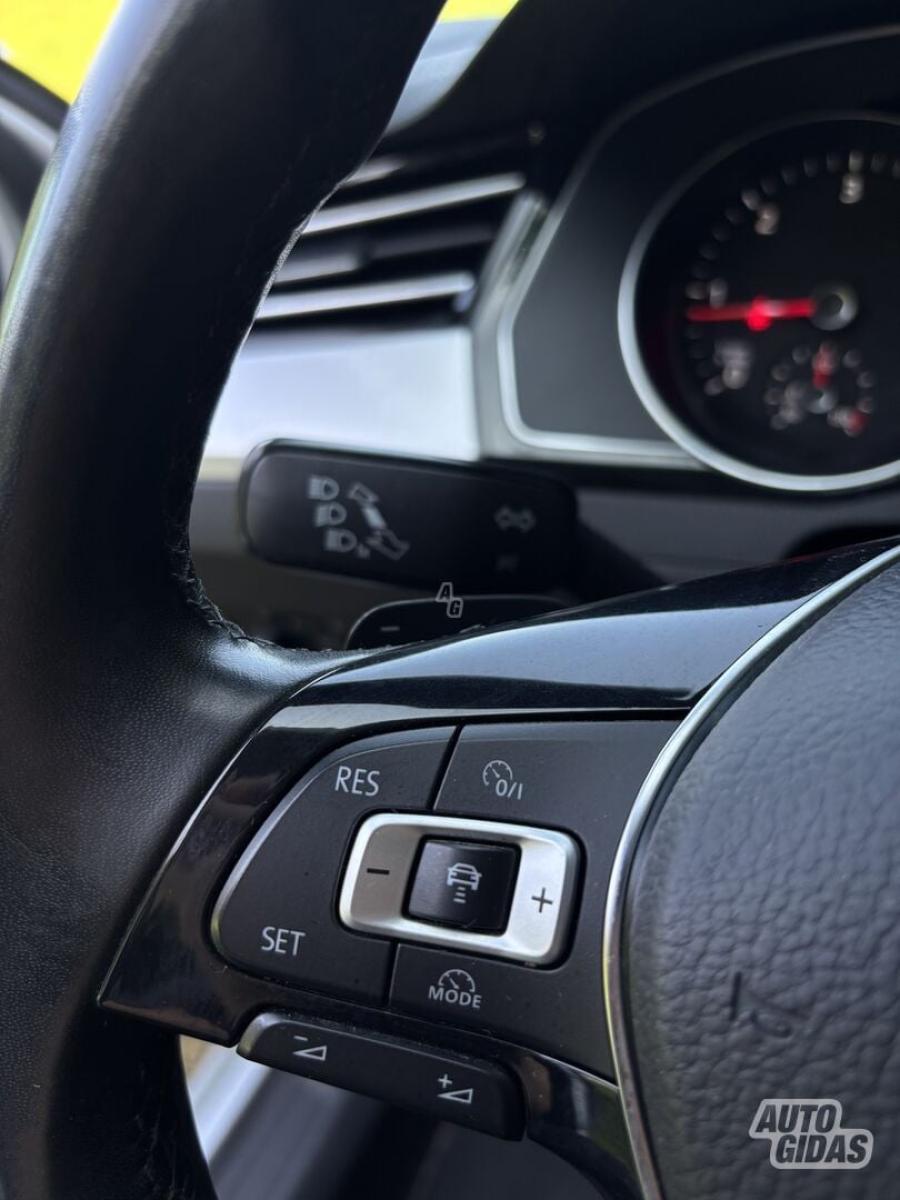 Pelēks Volkswagen Passat 2017 Utena, ar dzinēja tilpumu 2.00 L un nobraukumu 202 tūkst. km par 9450 €, foto 25 vietnē AUTOMOTO.COM.LV