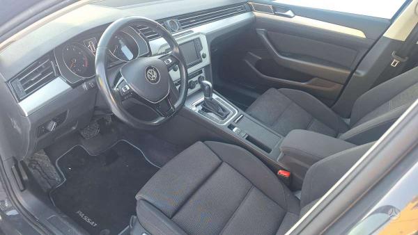 Grey Volkswagen Passat 2017 in Klaipeda, with an engine capacity of 1.40 L and mileage of 137 thousand km for 12500 €, photo 6 on AUTOMOTO.COM.LV