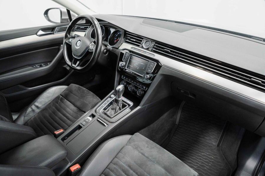 Pelēks Volkswagen Passat 2017 Tallina, ar dzinēja tilpumu 2.00 L un nobraukumu 188 tūkst. km par 14900 €, foto 8 vietnē AUTOMOTO.COM.LV