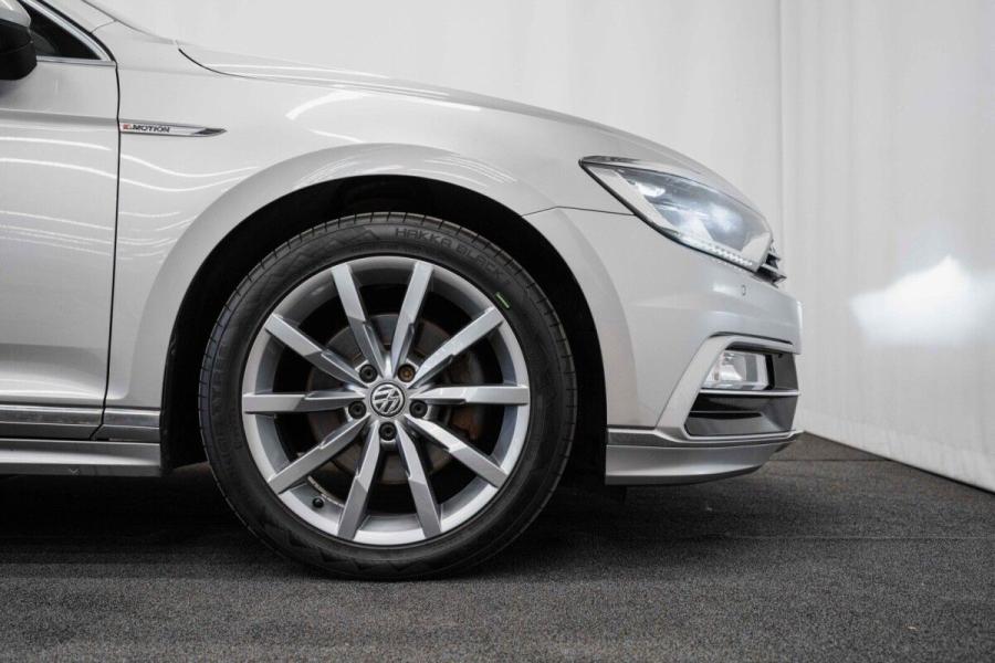 Pelēks Volkswagen Passat 2017 Tallina, ar dzinēja tilpumu 2.00 L un nobraukumu 188 tūkst. km par 14900 €, foto 17 vietnē AUTOMOTO.COM.LV