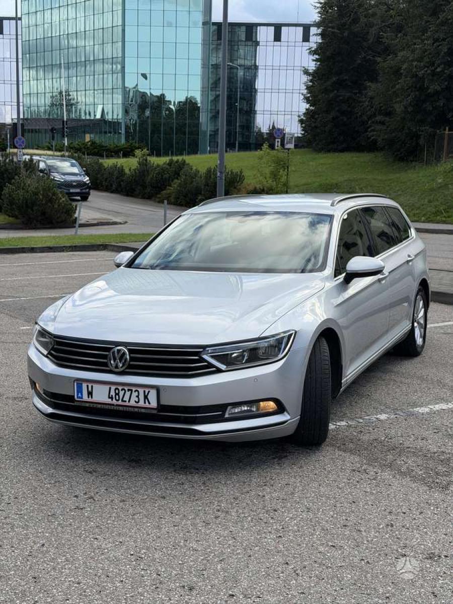 Grey Volkswagen Passat 2017 in Vilnius, with an engine capacity of 1.97 L and mileage of 320 thousand km for 8550 €, photo 1 on AUTOMOTO.COM.LV