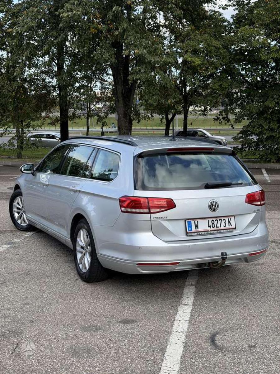 Grey Volkswagen Passat 2017 in Vilnius, with an engine capacity of 1.97 L and mileage of 320 thousand km for 8550 €, photo 5 on AUTOMOTO.COM.LV