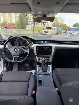 Grey Volkswagen Passat 2017 in Vilnius, with an engine capacity of 1.97 L and mileage of 320 thousand km for 8550 €, photo 6 on AUTOMOTO.COM.LV