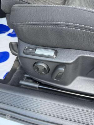 Grey Volkswagen Passat 2017 in Vilnius, with an engine capacity of 1.97 L and mileage of 320 thousand km for 8550 €, photo 7 on AUTOMOTO.COM.LV