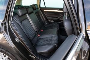 Pelēks Volkswagen Passat 2017 Rīga, ar dzinēja tilpumu 2.00 L un nobraukumu 174 tūkst. km par 10950 €, foto 8 vietnē AUTOMOTO.COM.LV