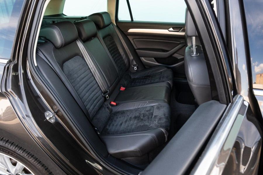 Pelēks Volkswagen Passat 2017 Rīga, ar dzinēja tilpumu 2.00 L un nobraukumu 174 tūkst. km par 10950 €, foto 8 vietnē AUTOMOTO.COM.LV