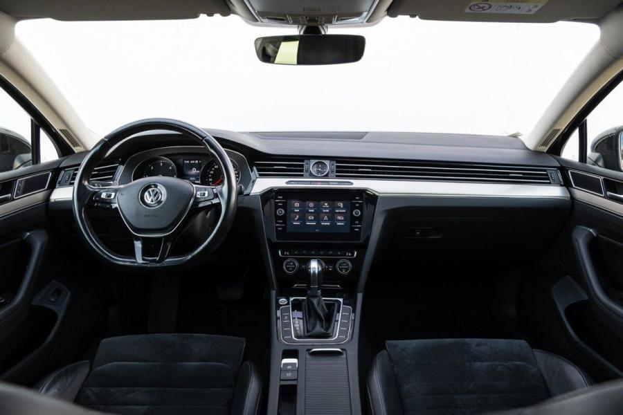 Pelēks Volkswagen Passat 2017 Rīga, ar dzinēja tilpumu 2.00 L un nobraukumu 174 tūkst. km par 10950 €, foto 11 vietnē AUTOMOTO.COM.LV