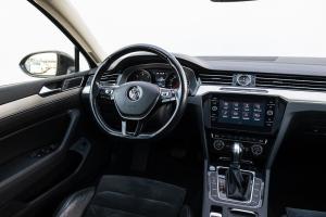 Pelēks Volkswagen Passat 2017 Rīga, ar dzinēja tilpumu 2.00 L un nobraukumu 174 tūkst. km par 10950 €, foto 12 vietnē AUTOMOTO.COM.LV