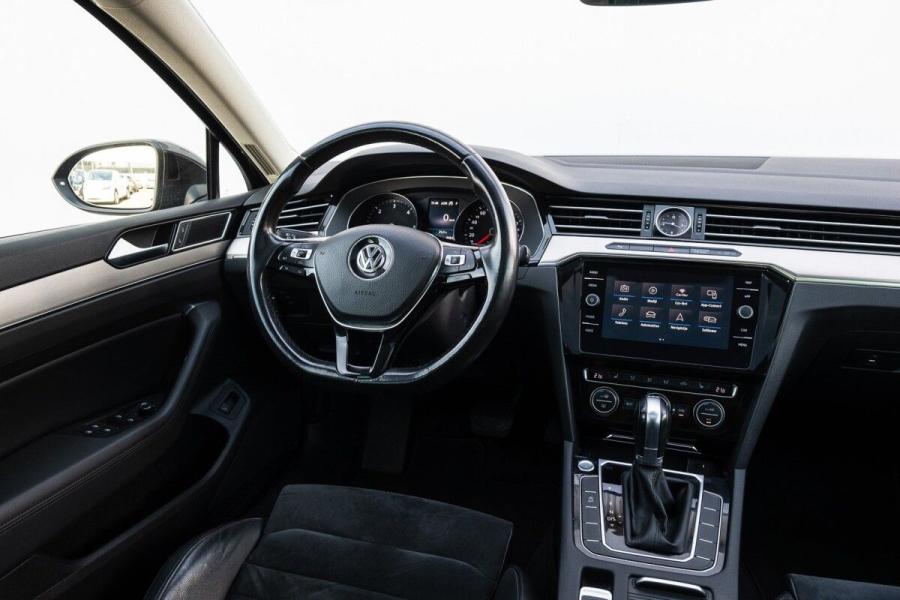 Pelēks Volkswagen Passat 2017 Rīga, ar dzinēja tilpumu 2.00 L un nobraukumu 174 tūkst. km par 10950 €, foto 12 vietnē AUTOMOTO.COM.LV