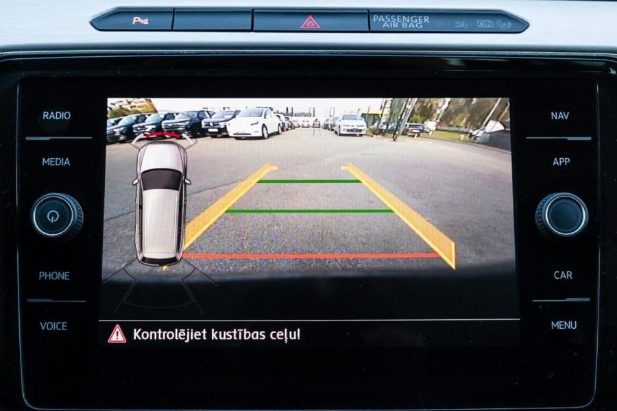 Pelēks Volkswagen Passat 2017 Rīga, ar dzinēja tilpumu 2.00 L un nobraukumu 174 tūkst. km par 10950 €, foto 20 vietnē AUTOMOTO.COM.LV