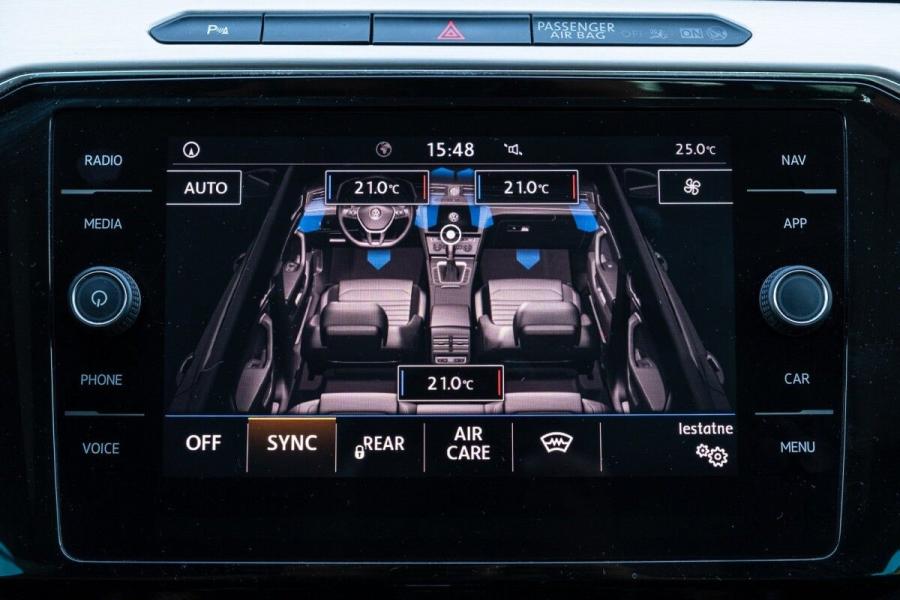 Pelēks Volkswagen Passat 2017 Rīga, ar dzinēja tilpumu 2.00 L un nobraukumu 174 tūkst. km par 10950 €, foto 21 vietnē AUTOMOTO.COM.LV