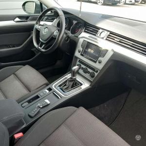 Pelēks Volkswagen Passat 2017 Panevēža, ar dzinēja tilpumu 1.60 L un nobraukumu 250 tūkst. km par 8300 €, foto 14 vietnē AUTOMOTO.COM.LV