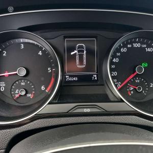 Pelēks Volkswagen Passat 2017 Panevēža, ar dzinēja tilpumu 1.60 L un nobraukumu 250 tūkst. km par 8300 €, foto 19 vietnē AUTOMOTO.COM.LV