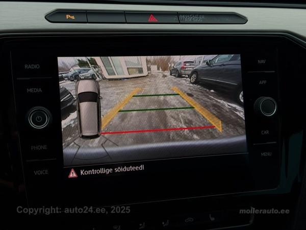 Grey Volkswagen Passat 2018 in Parnu, with an engine capacity of 2.00 L and mileage of 198 thousand km for 17700 €, photo 11 on AUTOMOTO.COM.LV
