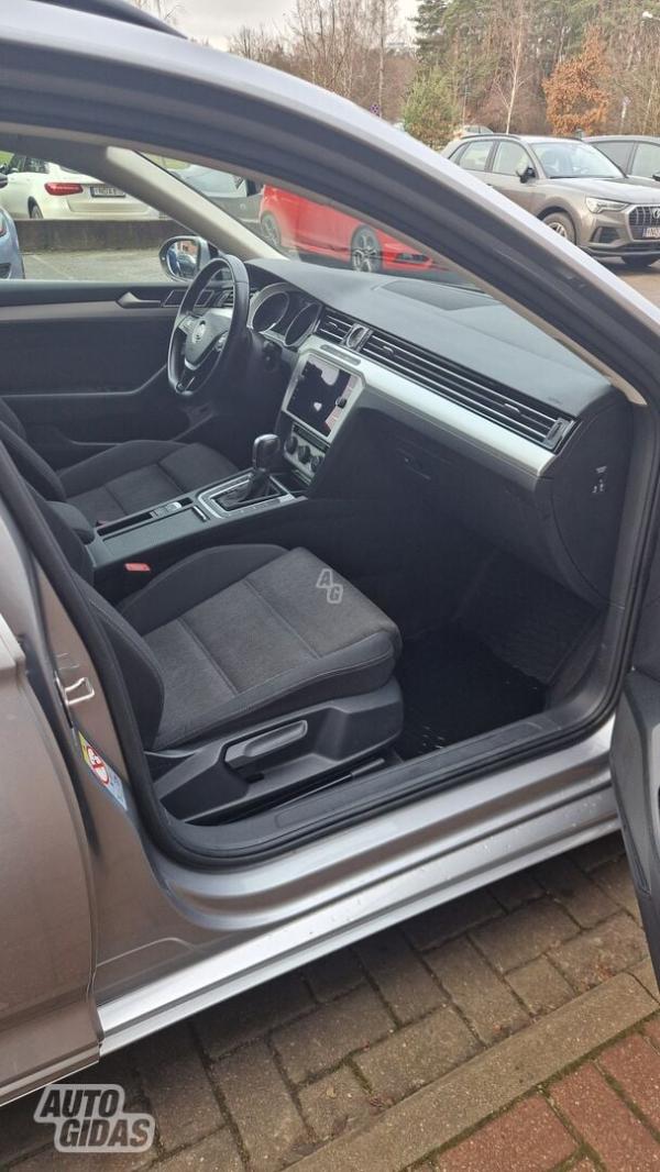 Grey Volkswagen Passat 2018 in Vilnius, with an engine capacity of 1.50 L and mileage of 126 thousand km for 13500 €, photo 3 on AUTOMOTO.COM.LV