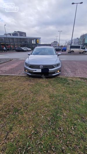Pelēks Volkswagen Passat 2018 Viļņa, ar dzinēja tilpumu 1.50 L un nobraukumu 126 tūkst. km par 13500 €, foto 5 vietnē AUTOMOTO.COM.LV