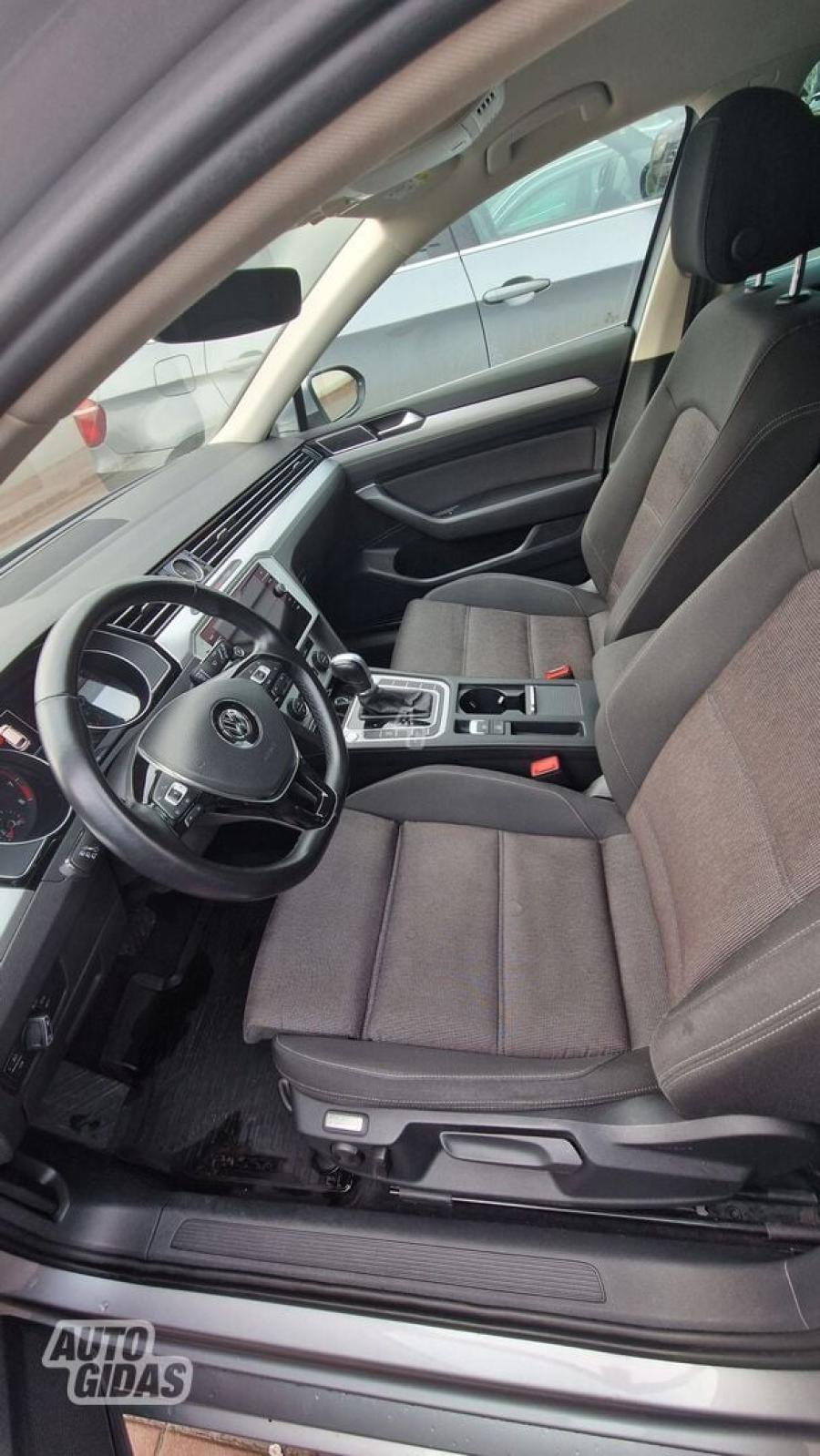 Pelēks Volkswagen Passat 2018 Viļņa, ar dzinēja tilpumu 1.50 L un nobraukumu 126 tūkst. km par 13500 €, foto 17 vietnē AUTOMOTO.COM.LV
