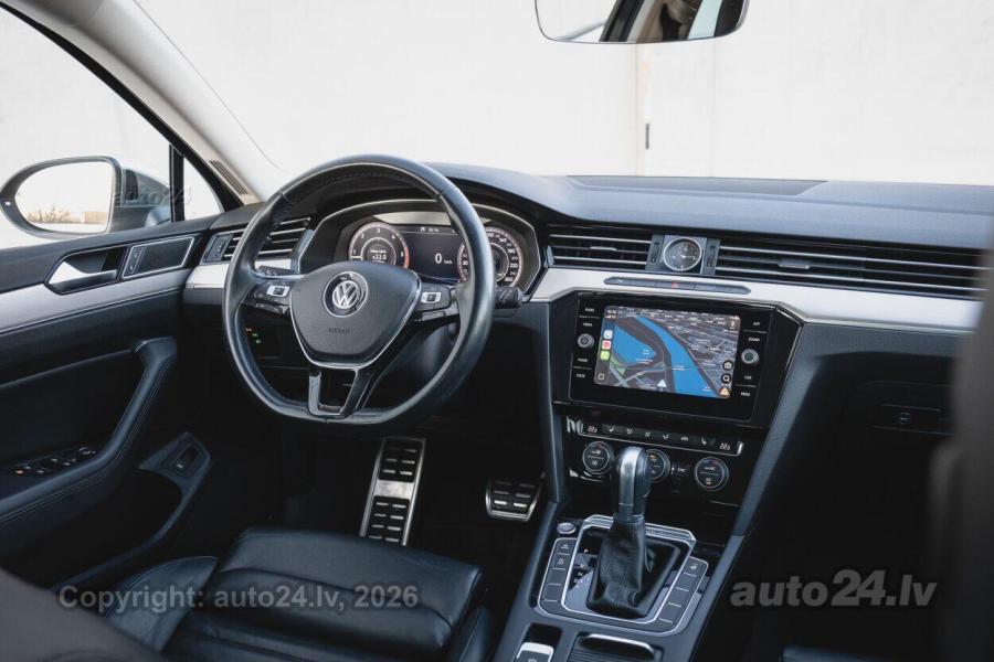Grey Volkswagen Passat 2018 in Tartu, with an engine capacity of 2.00 L and mileage of 255 thousand km for 15499 €, photo 5 on AUTOMOTO.COM.LV