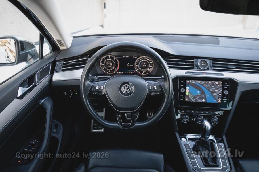 Grey Volkswagen Passat 2018 in Tartu, with an engine capacity of 2.00 L and mileage of 255 thousand km for 15499 €, photo 12 on AUTOMOTO.COM.LV