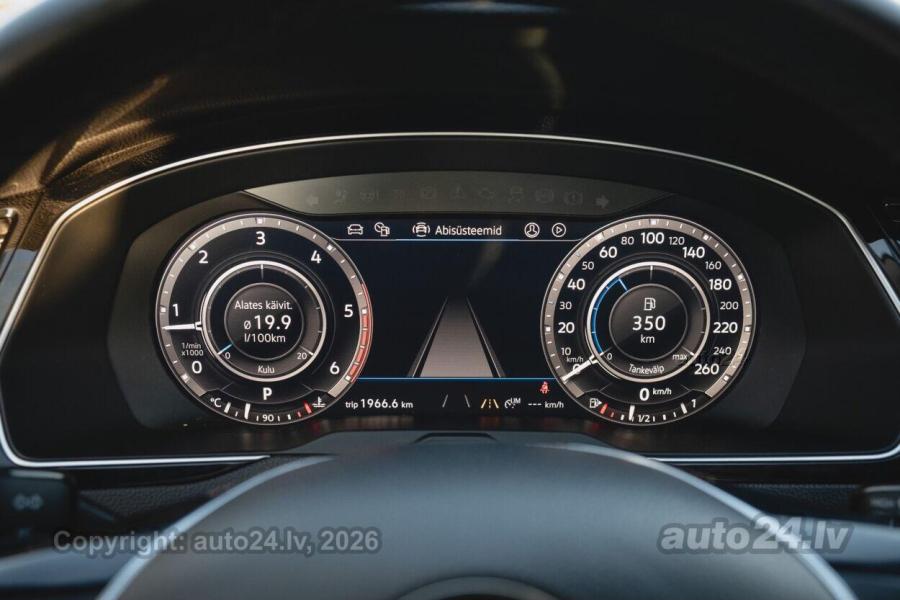 Grey Volkswagen Passat 2018 in Tartu, with an engine capacity of 2.00 L and mileage of 255 thousand km for 15499 €, photo 14 on AUTOMOTO.COM.LV