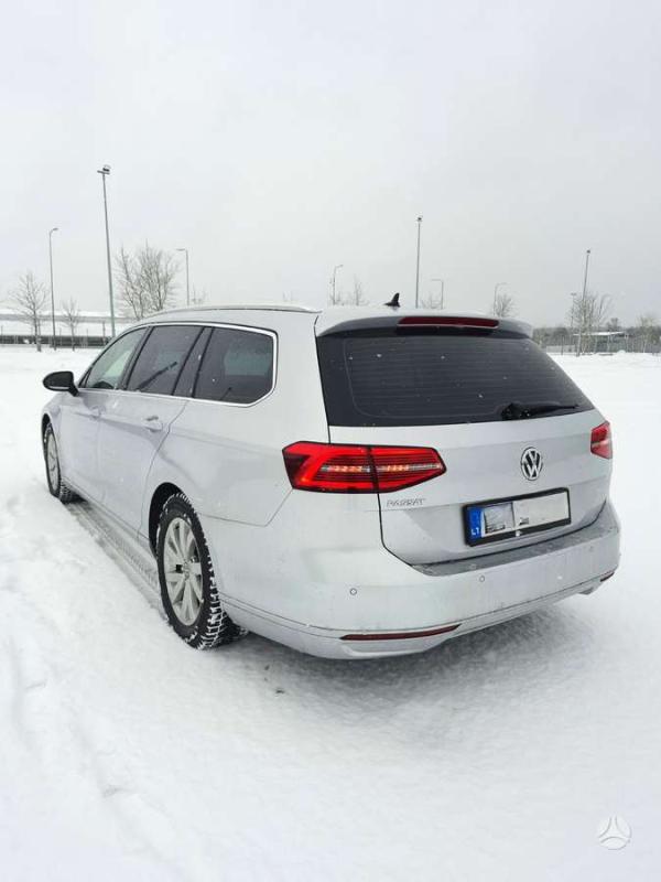 Pelēks Volkswagen Passat 2018 Viļņa, ar dzinēja tilpumu 1.60 L un nobraukumu 247 tūkst. km par 9200 €, foto 5 vietnē AUTOMOTO.COM.LV