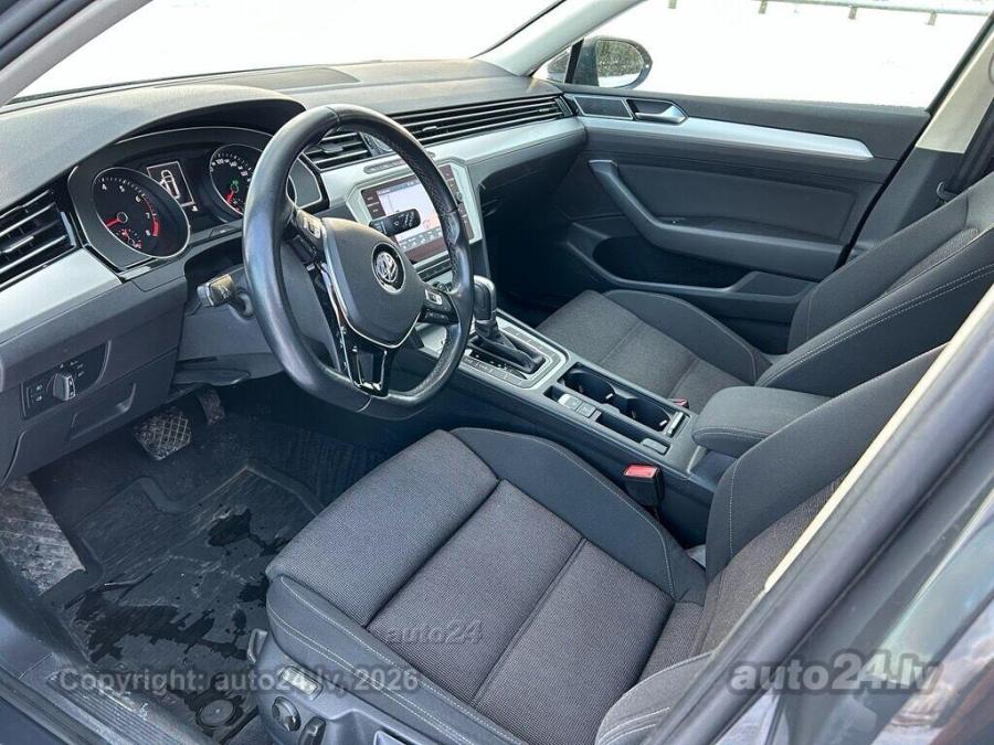 Pelēks Volkswagen Passat 2018 Tallina, ar dzinēja tilpumu 1.40 L un nobraukumu 114 tūkst. km par 12900 €, foto 5 vietnē AUTOMOTO.COM.LV