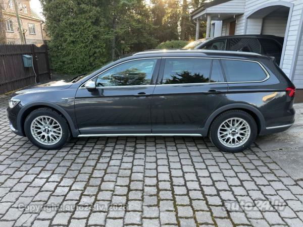 Grey Volkswagen Passat 2018 in Tallinn, with an engine capacity of 2.00 L and mileage of 134 thousand km for 18900 €, photo 2 on AUTOMOTO.COM.LV