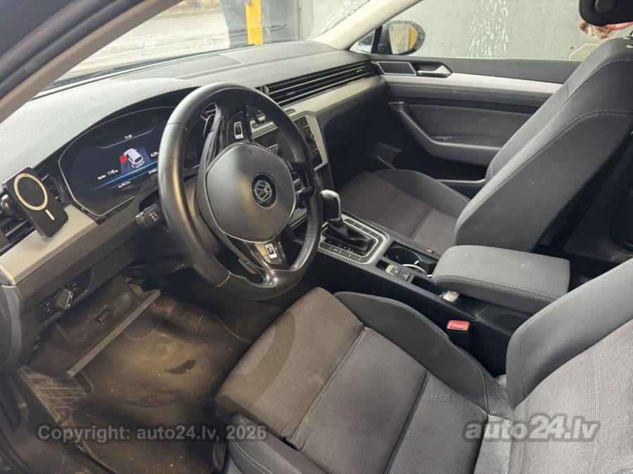 Grey Volkswagen Passat 2018 in Tallinn, with an engine capacity of 1.50 L and mileage of 210 thousand km for 12500 €, photo 10 on AUTOMOTO.COM.LV