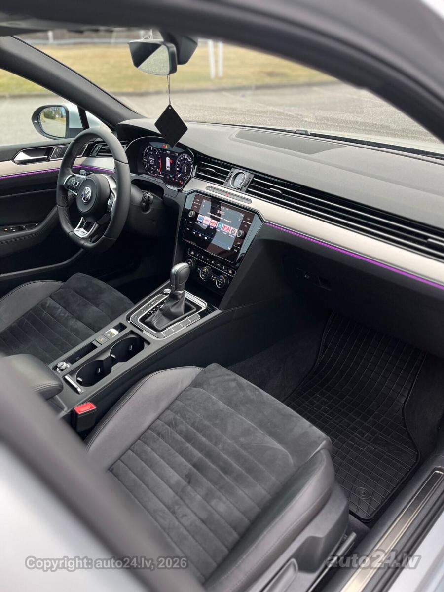 Grey Volkswagen Passat 2018 in Tallinn, with an engine capacity of 1.60 L and mileage of 203 thousand km for 15599 €, photo 15 on AUTOMOTO.COM.LV