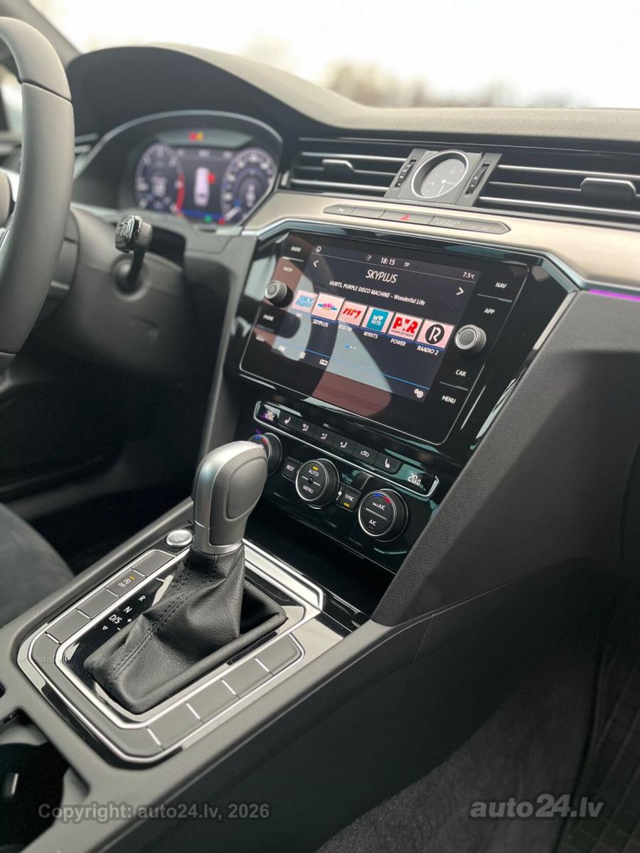 Grey Volkswagen Passat 2018 in Tallinn, with an engine capacity of 1.60 L and mileage of 203 thousand km for 15599 €, photo 19 on AUTOMOTO.COM.LV