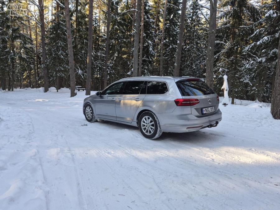 Grey Volkswagen Passat 2018 in Kaunas, with an engine capacity of 1.60 L and mileage of 285 thousand km for 9800 €, photo 1 on AUTOMOTO.COM.LV