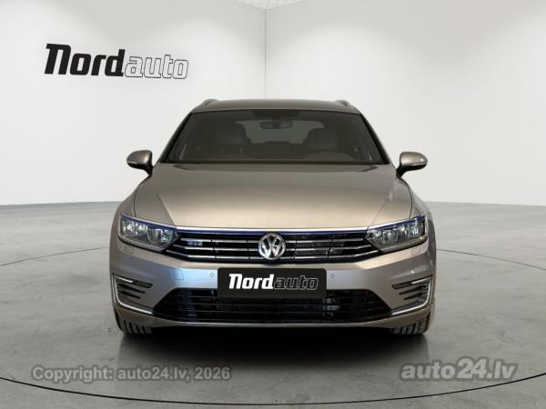 Grey Volkswagen Passat 2018 in Tallinn, with an engine capacity of 1.40 L and mileage of 133 thousand km for 17500 €, photo 3 on AUTOMOTO.COM.LV