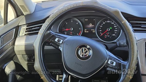 Pelēks Volkswagen Passat 2018 Pērnava, ar dzinēja tilpumu 2.00 L un nobraukumu 306 tūkst. km par 13000 €, foto 6 vietnē AUTOMOTO.COM.LV
