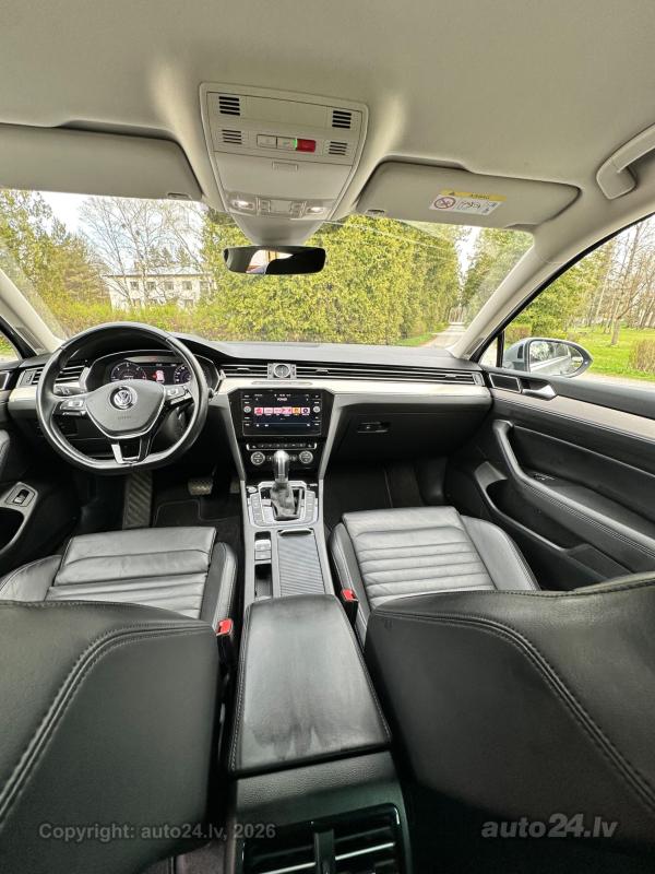 Grey Volkswagen Passat 2018 in Tallinn, with an engine capacity of 2.00 L and mileage of 165 thousand km for 18900 €, photo 5 on AUTOMOTO.COM.LV