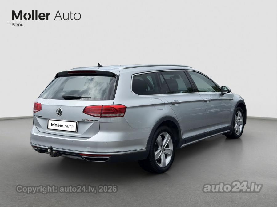 Grey Volkswagen Passat 2018 in Parnu, with an engine capacity of 2.00 L and mileage of 234 thousand km for 15900 €, photo 3 on AUTOMOTO.COM.LV