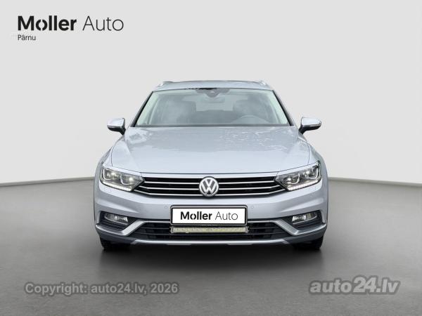 Grey Volkswagen Passat 2018 in Parnu, with an engine capacity of 2.00 L and mileage of 234 thousand km for 15900 €, photo 3 on AUTOMOTO.COM.LV