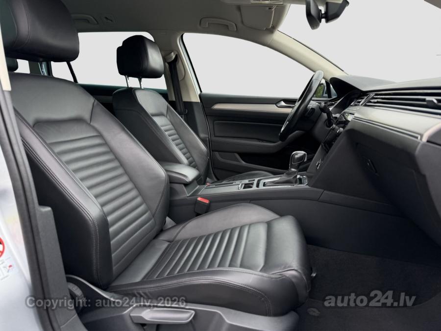 Grey Volkswagen Passat 2018 in Parnu, with an engine capacity of 2.00 L and mileage of 234 thousand km for 15900 €, photo 6 on AUTOMOTO.COM.LV