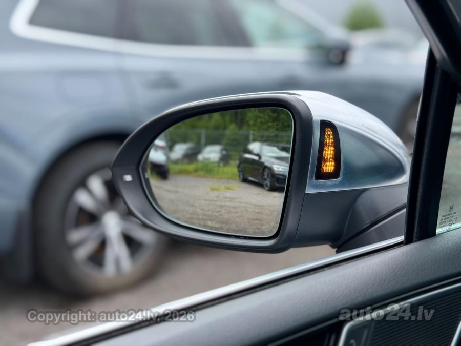 Grey Volkswagen Passat 2018 in Parnu, with an engine capacity of 2.00 L and mileage of 234 thousand km for 15900 €, photo 18 on AUTOMOTO.COM.LV