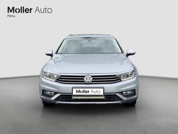 Pelēks Volkswagen Passat 2018 Pērnava, ar dzinēja tilpumu 2.00 L un nobraukumu 234 tūkst. km par 15650 €, foto 3 vietnē AUTOMOTO.COM.LV