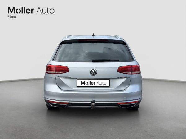 Pelēks Volkswagen Passat 2018 Pērnava, ar dzinēja tilpumu 2.00 L un nobraukumu 234 tūkst. km par 15650 €, foto 4 vietnē AUTOMOTO.COM.LV