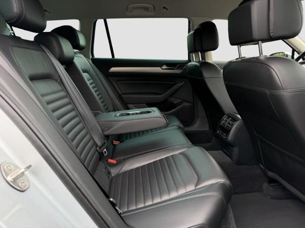 Pelēks Volkswagen Passat 2018 Pērnava, ar dzinēja tilpumu 2.00 L un nobraukumu 234 tūkst. km par 15650 €, foto 6 vietnē AUTOMOTO.COM.LV
