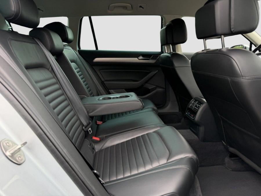 Pelēks Volkswagen Passat 2018 Pērnava, ar dzinēja tilpumu 2.00 L un nobraukumu 234 tūkst. km par 15650 €, foto 7 vietnē AUTOMOTO.COM.LV
