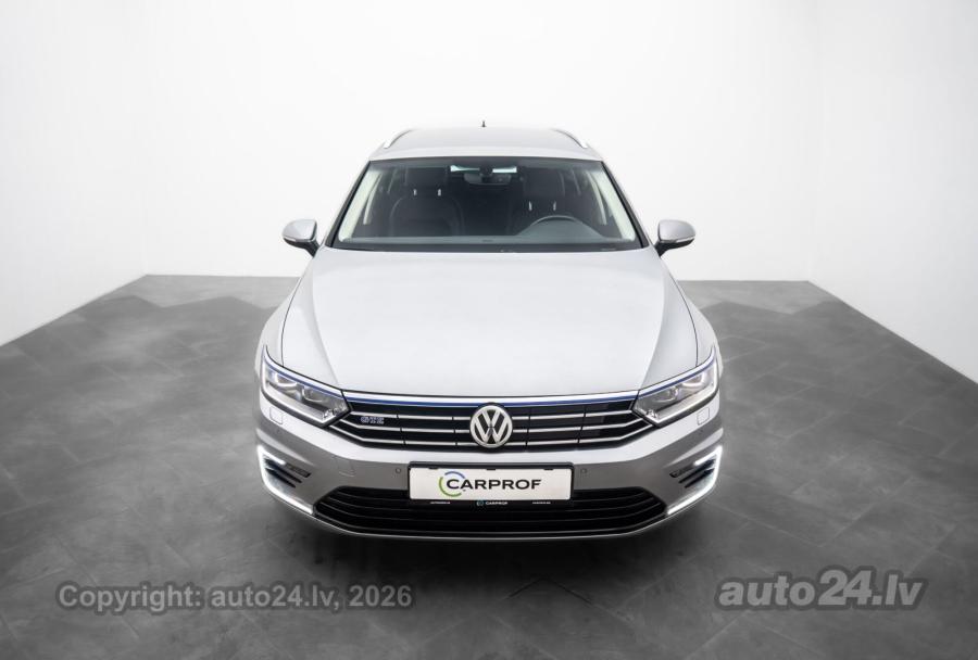 Grey Volkswagen Passat 2018 in Tallinn, with an engine capacity of 1.40 L and mileage of 196 thousand km for 11999 €, photo 3 on AUTOMOTO.COM.LV