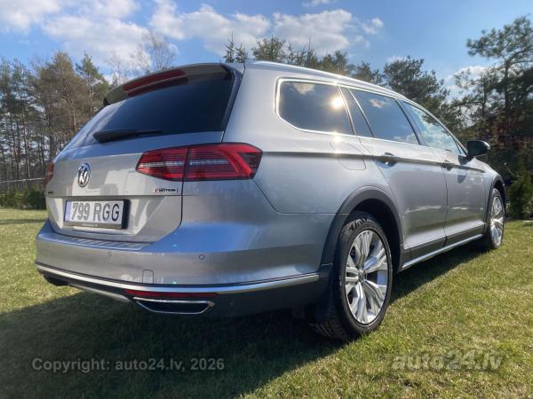 Grey Volkswagen Passat 2018 in Tallinn, with an engine capacity of 2.00 L and mileage of 132 thousand km for 19800 €, photo 4 on AUTOMOTO.COM.LV