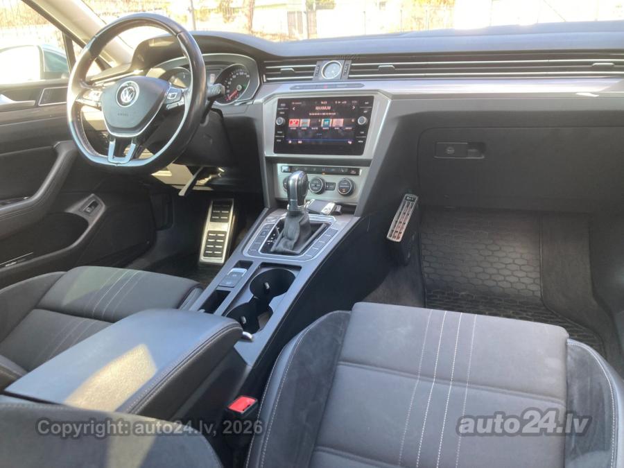 Grey Volkswagen Passat 2018 in Tallinn, with an engine capacity of 2.00 L and mileage of 132 thousand km for 19800 €, photo 9 on AUTOMOTO.COM.LV