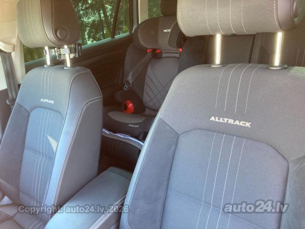 Grey Volkswagen Passat 2018 in Tallinn, with an engine capacity of 2.00 L and mileage of 132 thousand km for 19800 €, photo 9 on AUTOMOTO.COM.LV