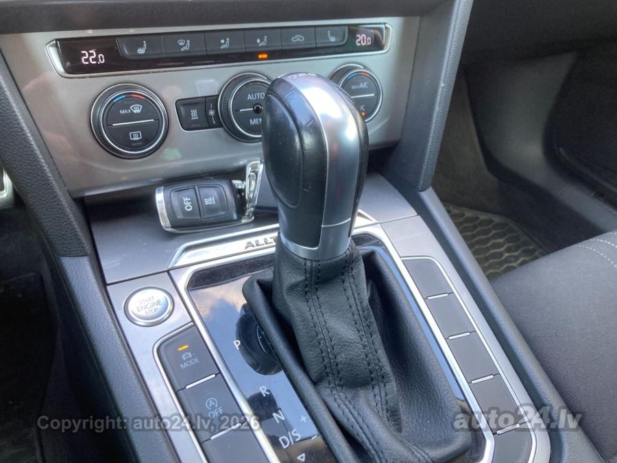 Grey Volkswagen Passat 2018 in Tallinn, with an engine capacity of 2.00 L and mileage of 132 thousand km for 19800 €, photo 18 on AUTOMOTO.COM.LV
