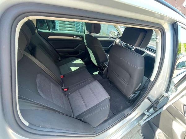 Pelēks Volkswagen Passat 2018 Viļņa, ar dzinēja tilpumu 1.97 L un nobraukumu 237 tūkst. km par 11125 €, foto 7 vietnē AUTOMOTO.COM.LV