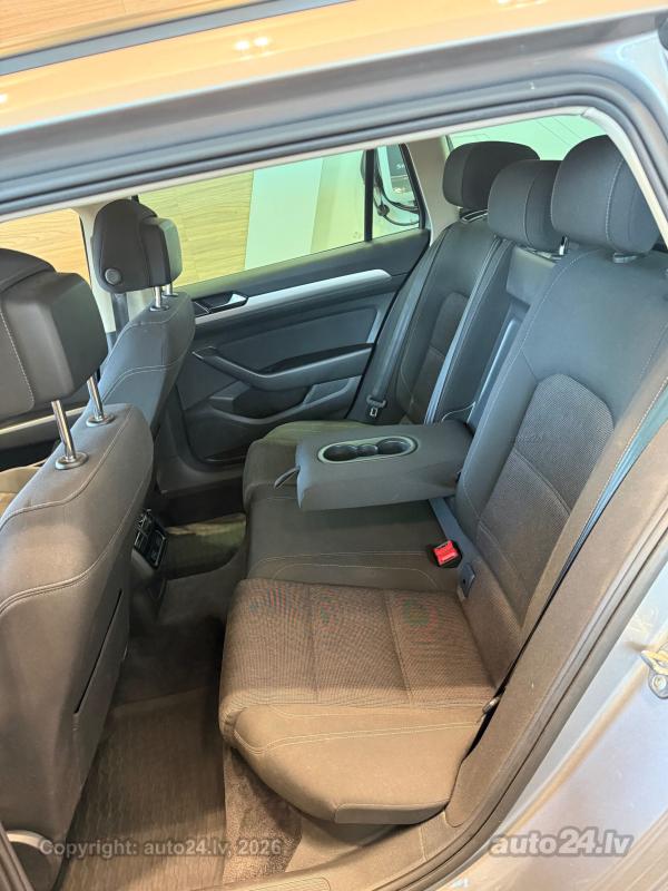 Grey Volkswagen Passat 2018 in Rakvere, with an engine capacity of 1.50 L and mileage of 176 thousand km for 11400 €, photo 7 on AUTOMOTO.COM.LV